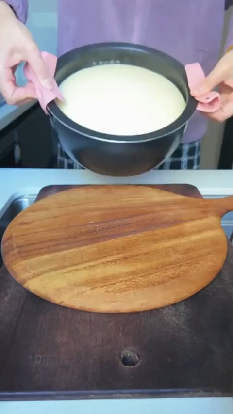 when your cake come out flawless – Oddly Satisfying: Viral & Trending Finds